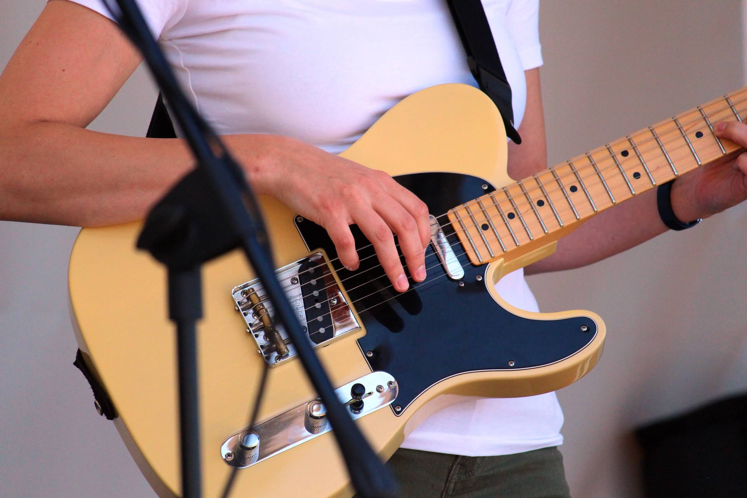 Solidbody E-Gitarren mit massivem Korpus